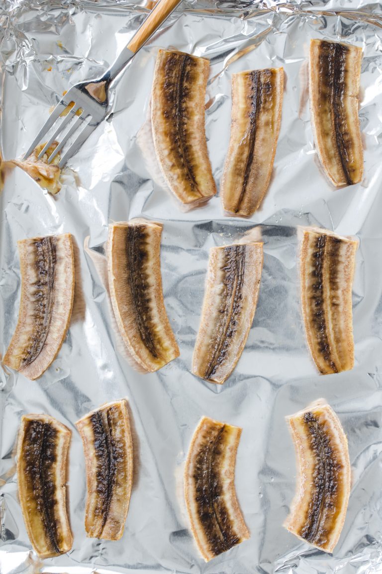Baked Bananas: The Healthy One-Ingredient Dessert You Need to Make Tonight